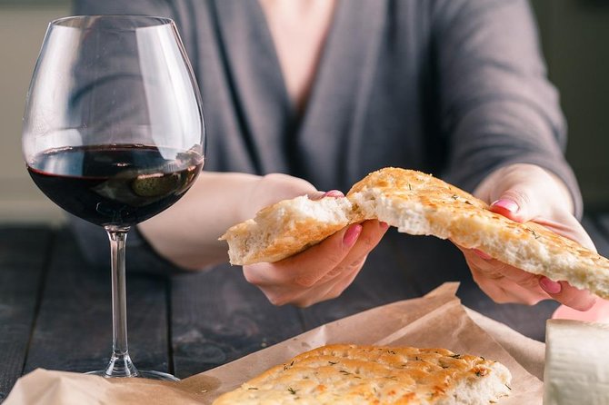 Cinque Terre Walking Tour With Food and Wine Tastings - Considerations for Travelers