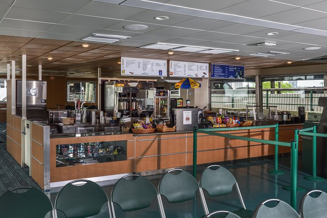 Circle Line: NYC Liberty Cruise - Onboard Amenities and Seating Choices