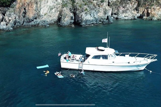 Circle the Island of St. John | Lunch stop at Lime Out (Taco Boat) - The Sum Up