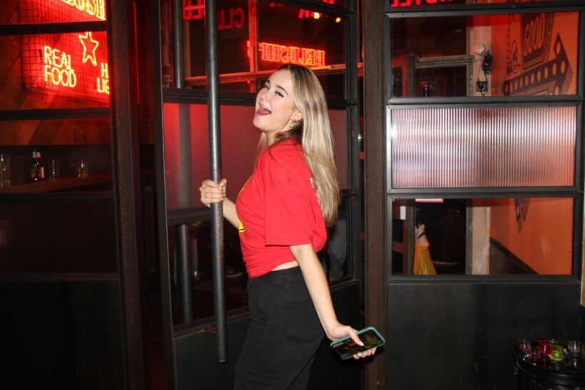 City Centre and Red Light Pub Crawl: 2 Night Pass - Breaking Down the Experience