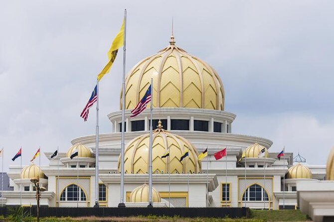 City & Country Side Full Day Experience Including Lunch - Key Points