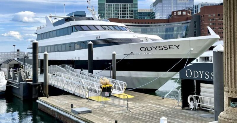 City Cruises Boston: Premier Brunch or Dinner Harbor Cruise - Key Points