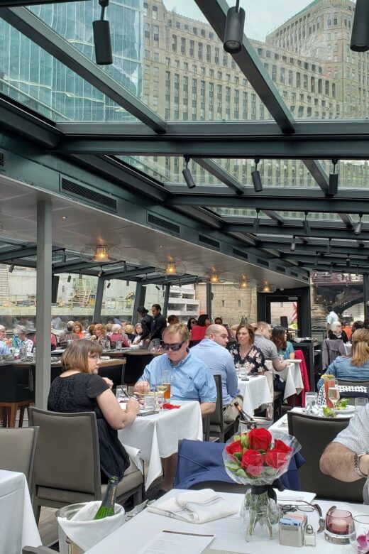 City Cruises Chicago: Brunch, Lunch, or Dinner River Cruise - Setting the Scene: The Experience