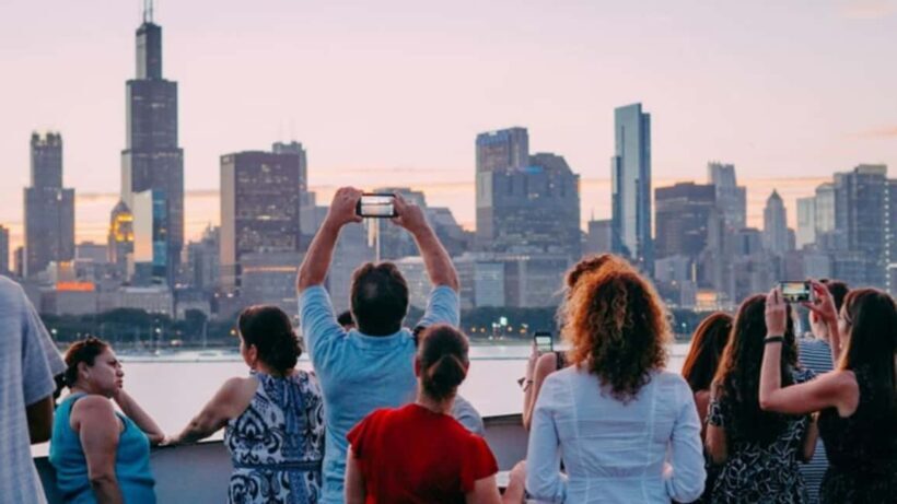 City Cruises Chicago: Premier Lunch or Dinner Cruise - Spectacular Views and Iconic Landmarks