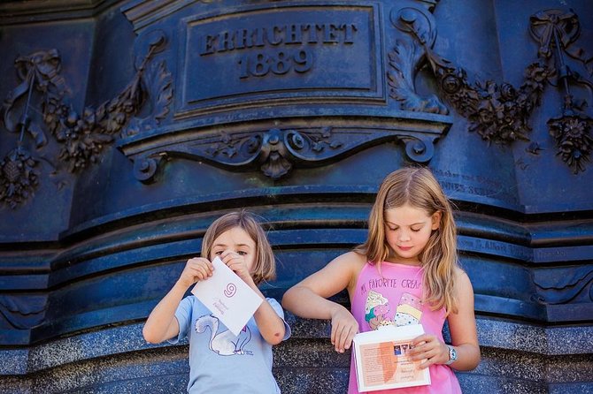 City game scavenger hunt Dresden old town - independent city tour - Frequently Asked Questions