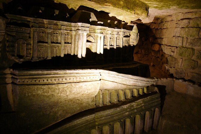 City Highlights Tour + Entry Tickets for the Paris Catacombs - Engaging Family Experience