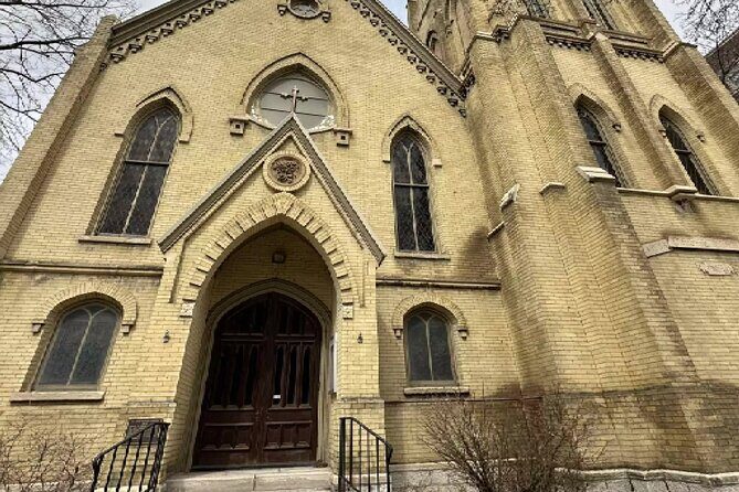 City of Neighborhoods: A Self-Guided Audio Tour in Milwaukee - An In-Depth Look at the Milwaukee Neighborhoods Audio Tour