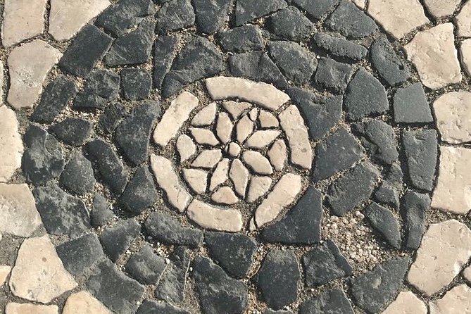 City of Neighborhoods Tour 1H 30M Private Tour by Tuk Tuk - Inclusions and Accessibility