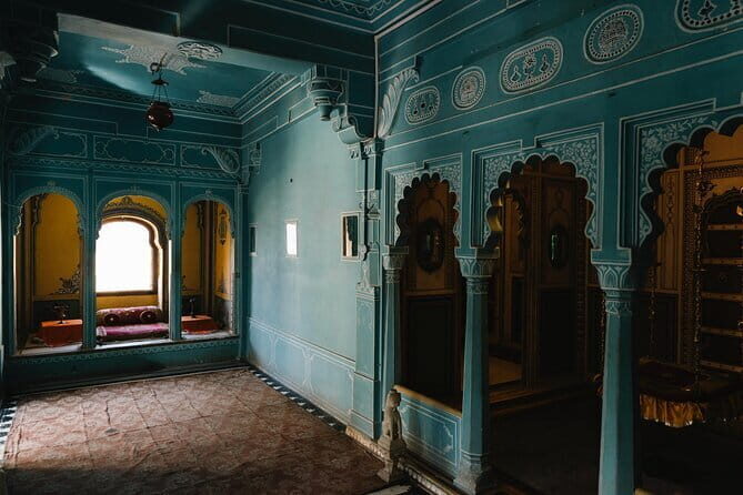 City Palace Museum WALK " Travel With Chinmay - Why Choose a Guided Heritage Walk?