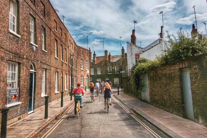 City & Secrets: Explore Londons Hidden Gems - Discover the Charm of the East End