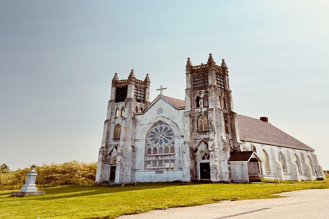 City Sights and Shoreline Tour - Transportation and Group Size