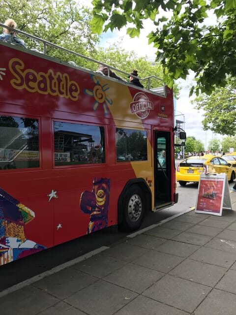 City Sightseeing Seattle: HOHO Bus Tour + Locks Cruise - Key Points