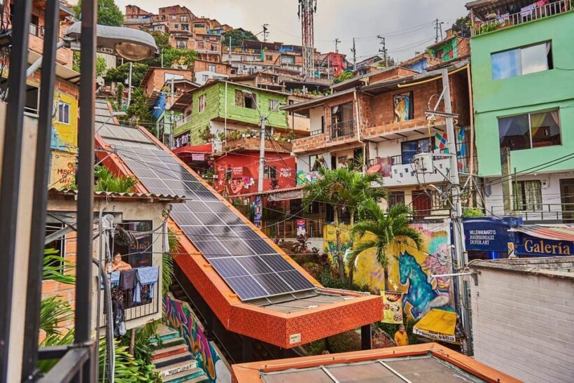 City Tour: Graffiti Tour Comuna 13 + Downtown Medellín - The Cable Car Ride – A View from Above