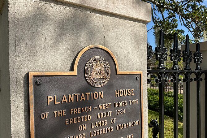 City Tour in French Historic Districts - Key Points