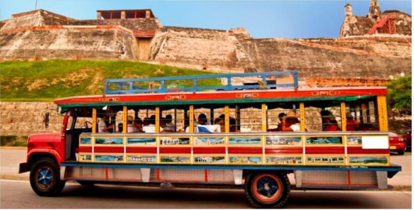 CITY TOUR IN TYPICAL CHIVA Cartagena - Key Points