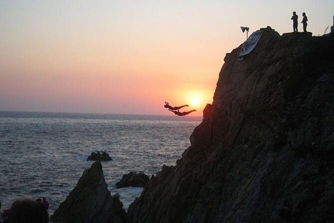 City Tour & Sunset High Cliff Divers by Night w/Different Choices - The Itinerary in Detail