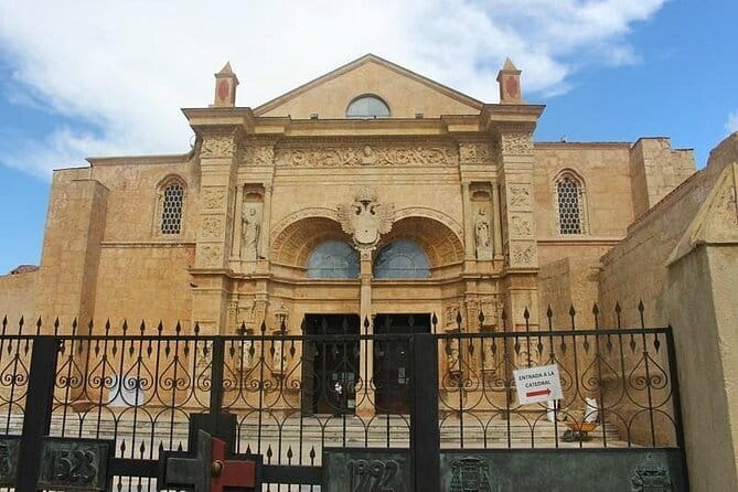 City tour - the best Adventures & tradicional of Santo Domingo - Authenticity and Service Quality