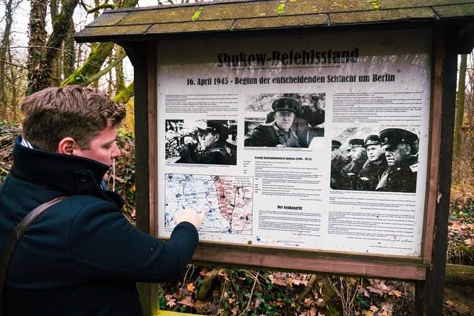 Clash of Titans: Battle for Seelow Heights WW2 Tour - Enhancing Understanding With Large Maps and Historical Context
