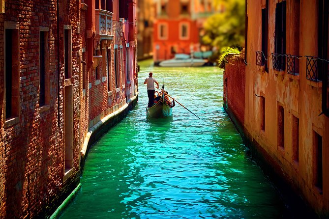 Classic 30-Minute Gondola Ride in Venice - Cancellation and Pricing Information