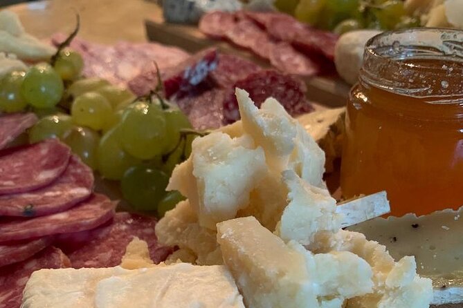 Classic Private Wine Tasting in Castagnole Delle Lanze - Accessibility and Guest Policy