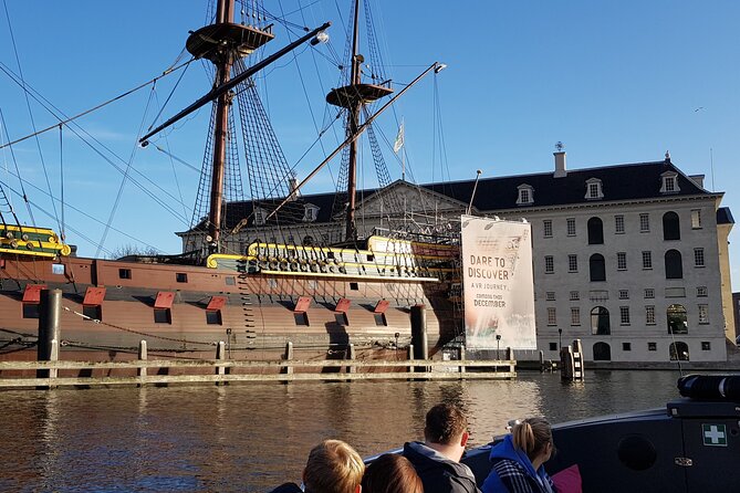 Classic Salonboat Tour in Amsterdam Including Cheese and Wine - Meeting and Pickup Information