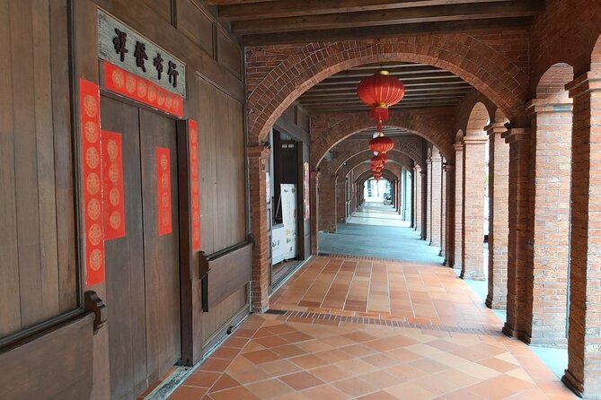 Classic Taipei Landmarks Day Tour - The Grand Finale: Chiang Kai-shek Memorial Hall & Taipei 101