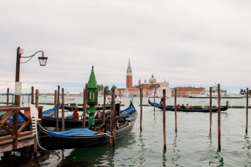 Classic Venice: 2-Hour Walking Tour with Basilica Entry - The Sum Up