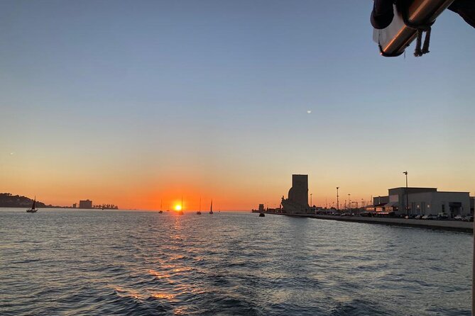 Classic Yacht Sunset Group Tour in Lisbon With Welcome Drink - Important Information for Participants