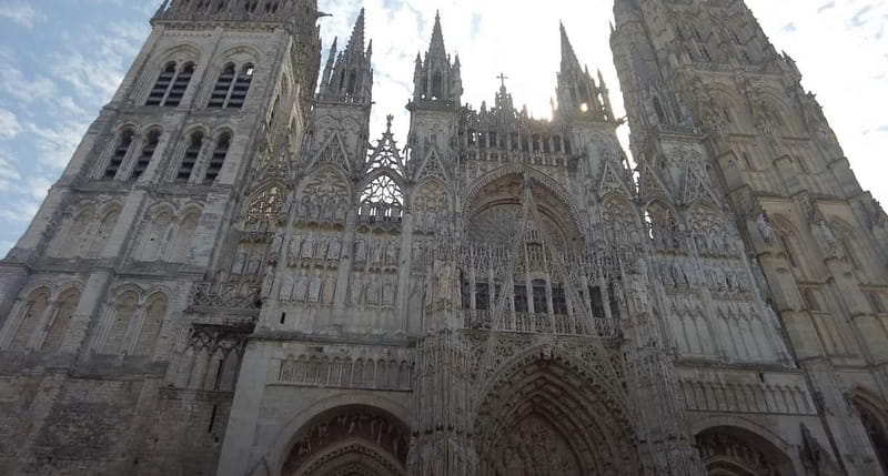 Claude Monet Tour: Giverny,Rouen,Etretat DayTrip from Paris - Exploring Rouen: Gothic Art and Architectural Marvels