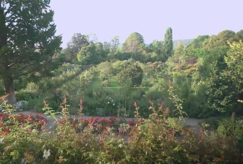 Claude Monet Tour: Giverny,Rouen,Etretat DayTrip from Paris - The Dazzling Cliffs of Étretat