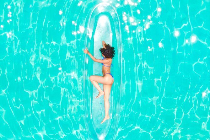 Clear Kayak Photoshoot in Nassau ,Bahamas. - Key Points