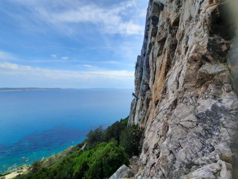 Climbing Day: a climbing day on an amazing crag in Sardinia - Key Points
