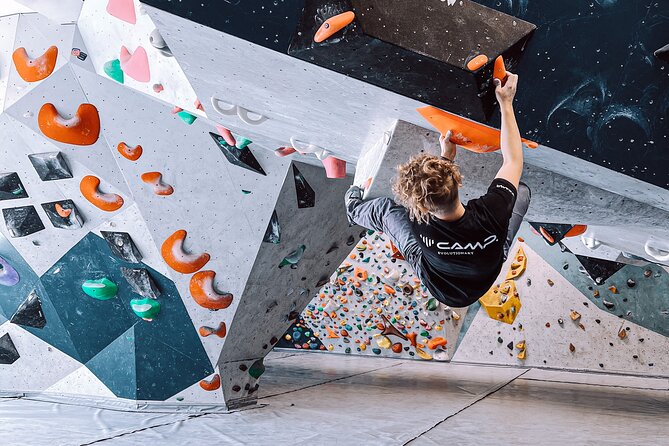 Climbing in Mørkvedhallen Klatresenter - FAQs