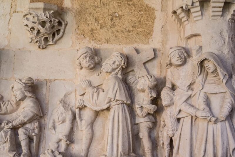 Cloister of Cadouin Abbey Entry Ticket - Architectural Highlights of the Flamboyant Gothic Cloister