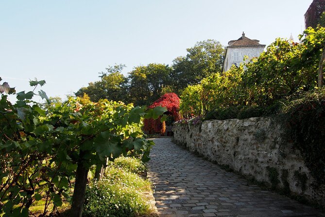 Clos Montmartre 'Paris in your Glass' Wine Tasting - Who Would Love This Tour?