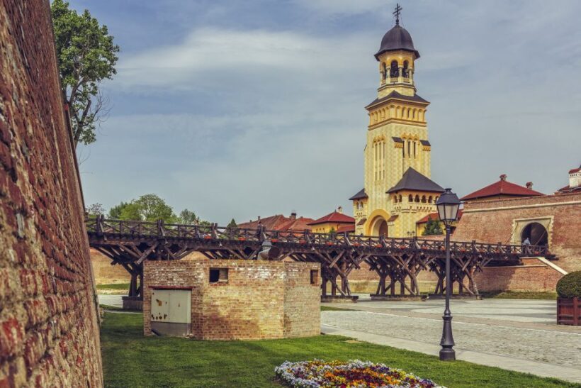 Cluj: Turda Salt Mine, Corvin Castle, Alba Carolina Tour - FAQ