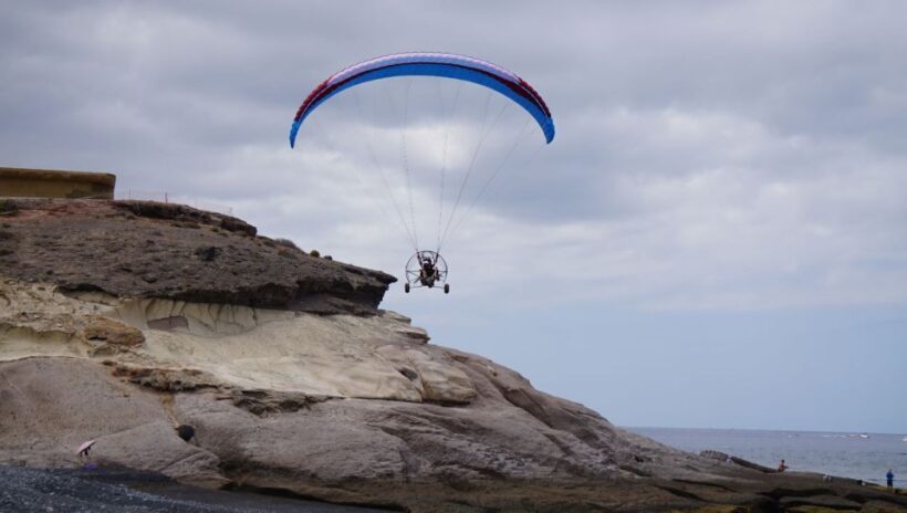COAST: Fly over the coasts of Tenerife by Paratrike! (20min) - The Experience Provider: Daydream Paragliding
