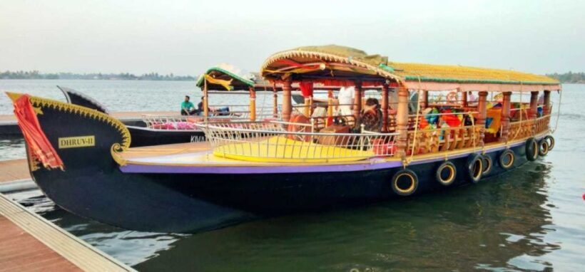 Cochin : Alleppey/Alappuzha Backwater Canoe (Shikara) Cruise - An Introduction to the Backwaters of Kerala