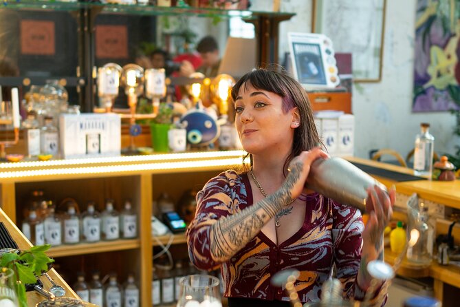 Cocktail Masterclass & Distillery Tour Combo - Mixologist-led Cocktail Creation