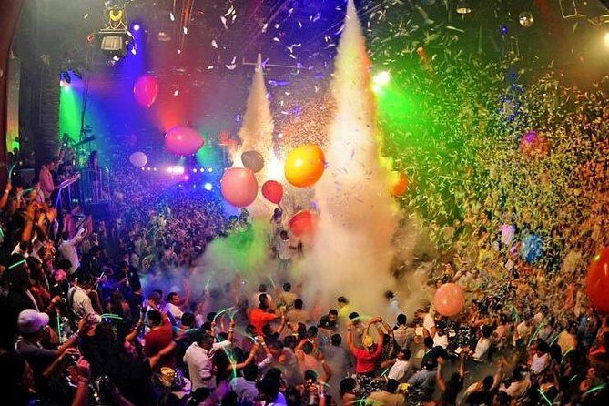 Coco Bongo Disco Show! The Best Punta Cana Party! - Key Points