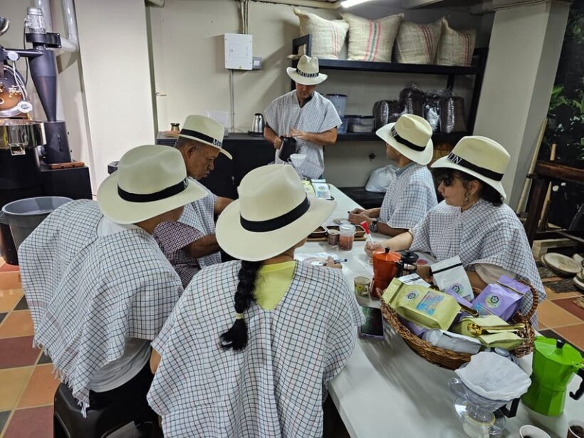 Coffee Experience with roasting show in Comuna 13 - Value and Practicalities