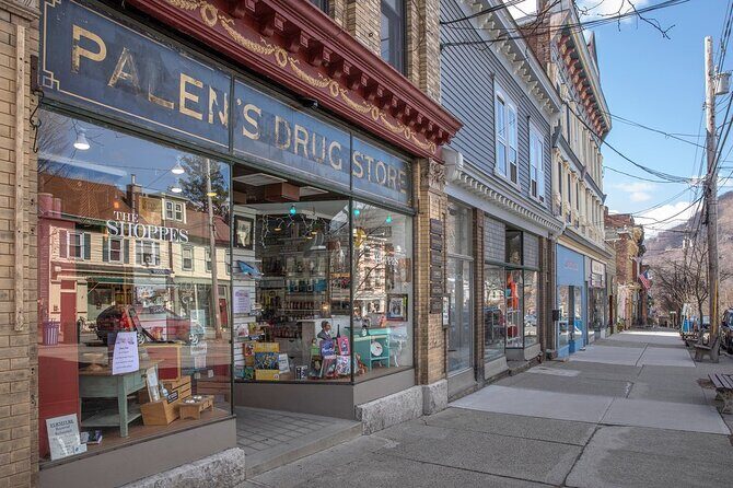 Cold Spring & Woodbury Outlets Day Tour From NY | Kids 50% Off - Exploring Cold Spring: Charm and Heritage