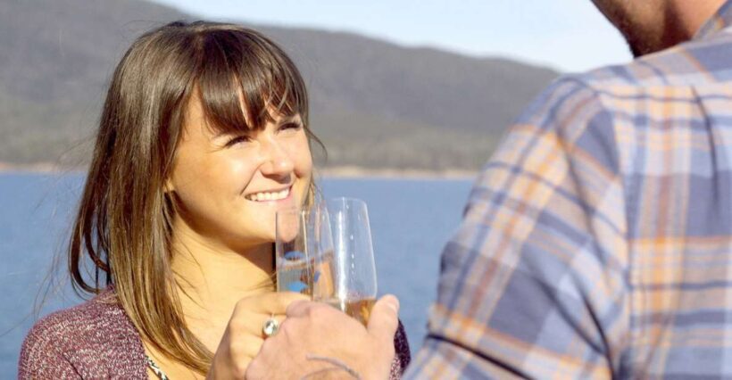 Coles Bay: Wineglass Bay Adults-Only Cruise with Lunch - Key Points