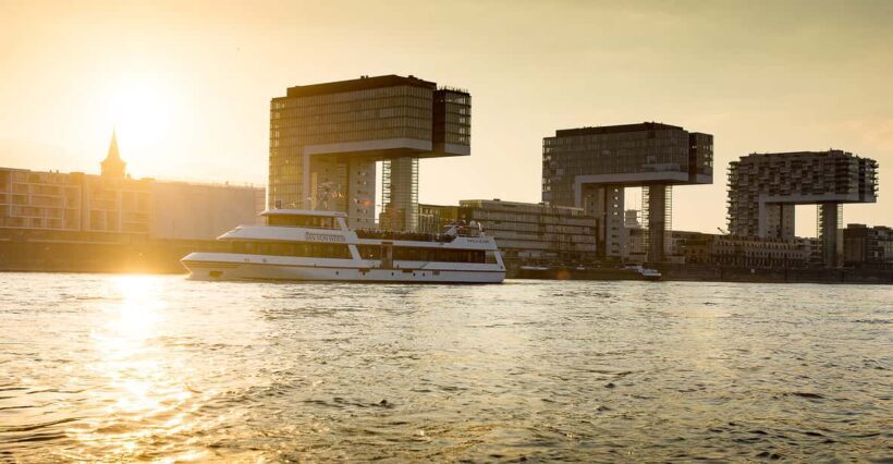 Cologne: 2-Hour Evening Cruise on the Rhine River - An Authentic Cologne Experience on the Rhine