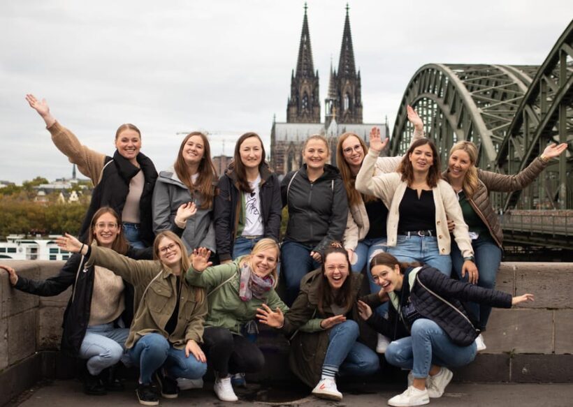 Cologne: JGA Tour in der Altstadt mit Fotoshooting - Why This Tour Works Well