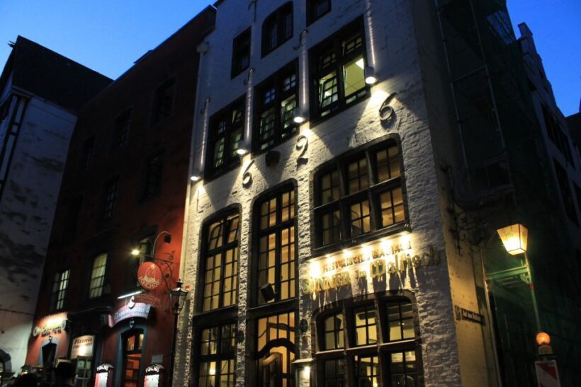 Cologne: Kölsche Highlights-/Altstadt Tour in German - Key Points