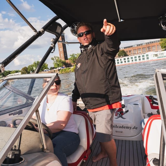 Cologne: Motorboat taster course - Analyzing the Value
