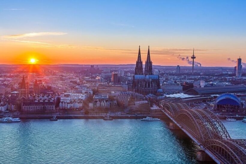 Cologne: Must-See Attractions Walking Tour - Key Points