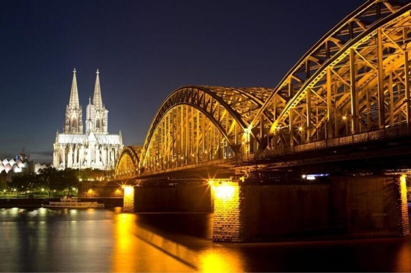 Cologne: Must-See Attractions Walking Tour - An In-Depth Look at the Tour Experience