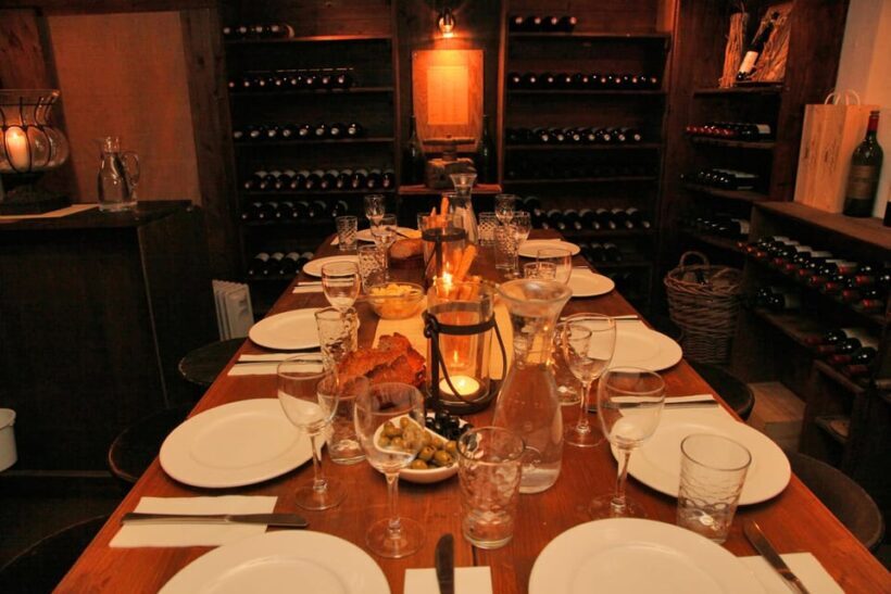 Cologne-Nippes: Gourmet wine tasting with cheese platter - FAQ